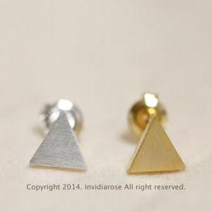 Triangle Earring on Luulla
