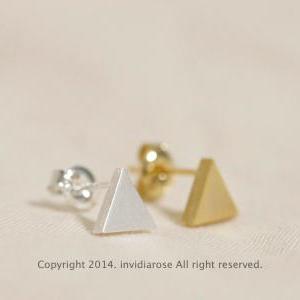 Triangle Earring on Luulla