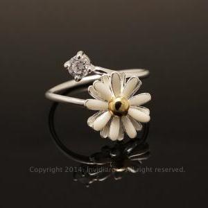 White Flower Cz Ring on Luulla