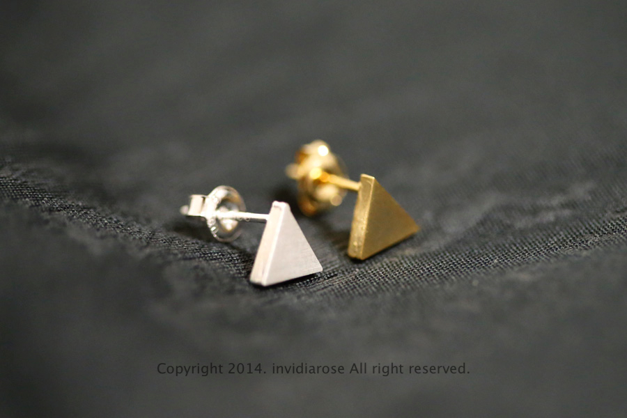 Triangle Earring on Luulla