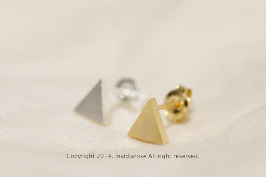 Triangle Earring on Luulla